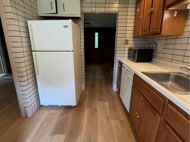 735 Athalia St 1