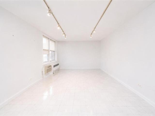 735 Avenue West, Unit 6J
