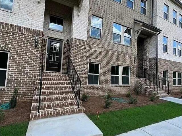 735 Brecklin Lane