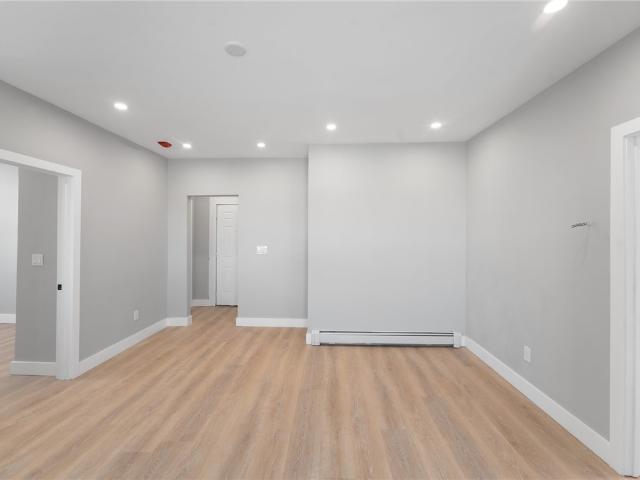 735 Broadway 3R