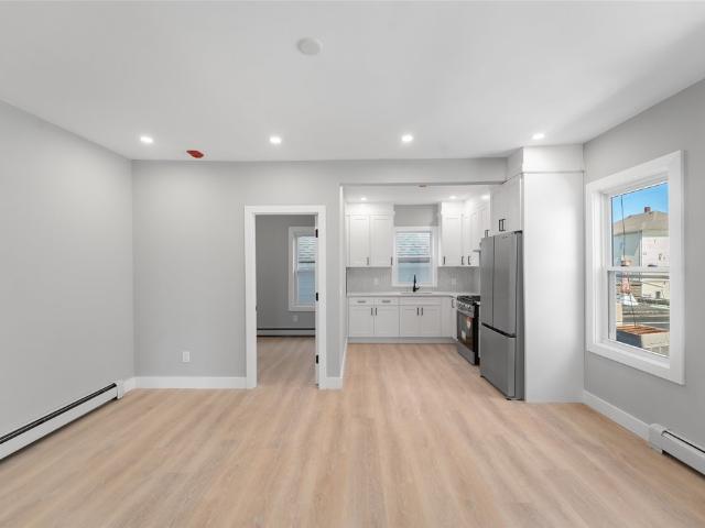 735 Broadway 2R