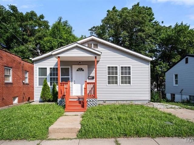 735 Dammert Ave, Bella Villa, MO 63125