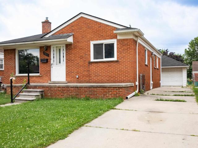 735 Detroit Avenue