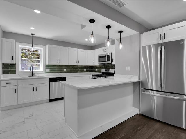 735 E 105th Street