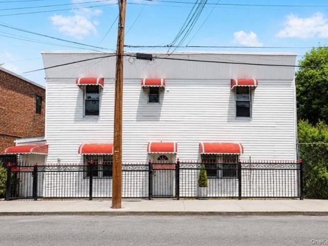 735 E 211th St, Bronx, NY 10467