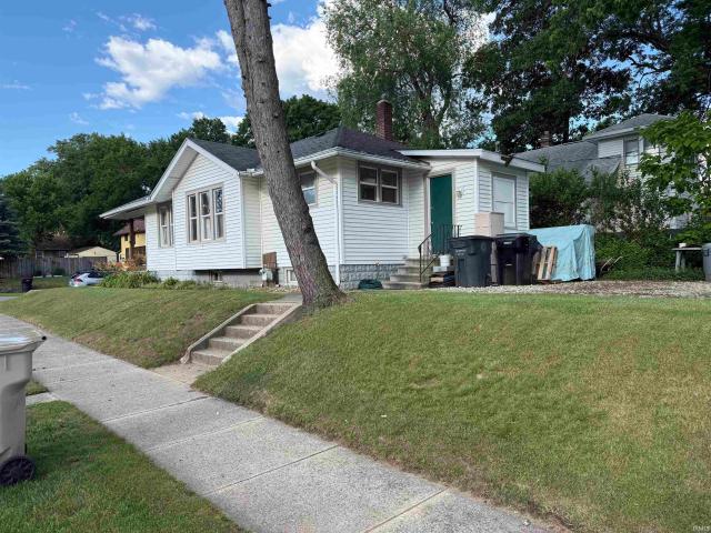 735 E Bowman Street