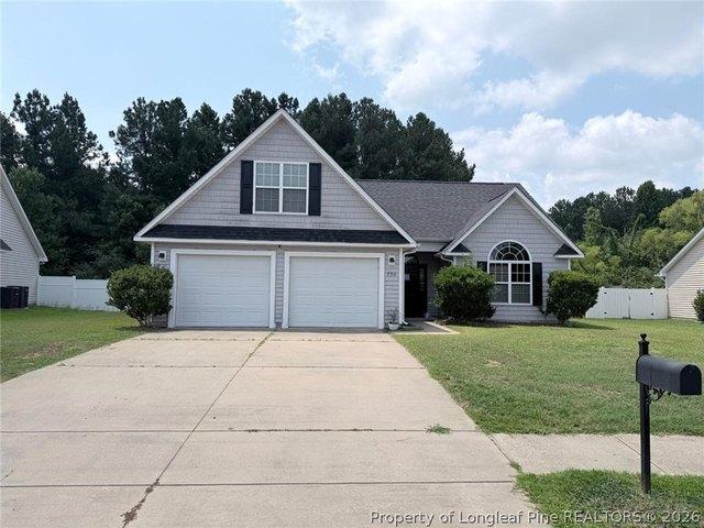 735 Fairfield Cir, Raeford, NC 28376