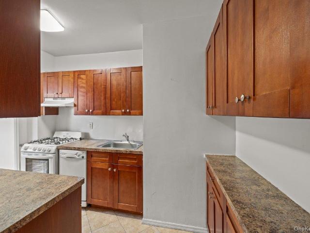 735 Kappock Street 7B