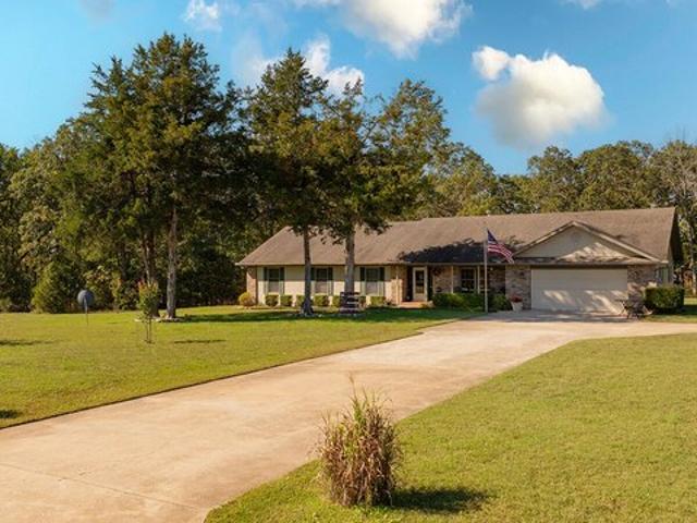 735 Hummingbird Ln, Branson, MO 65616