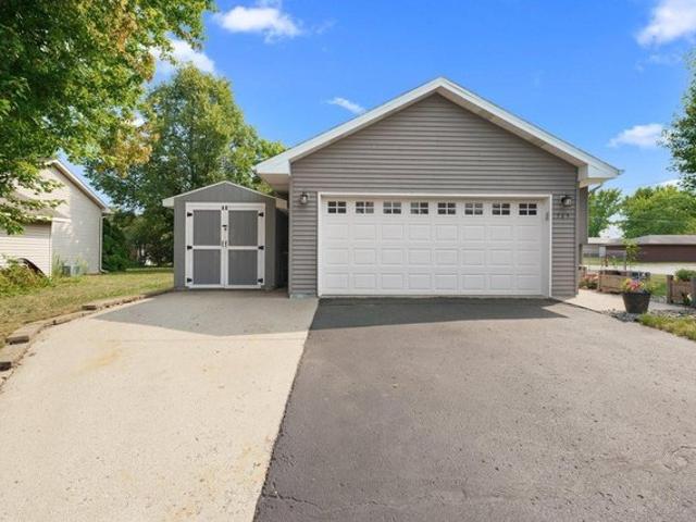 735 Laura St, Prescott, WI 54021