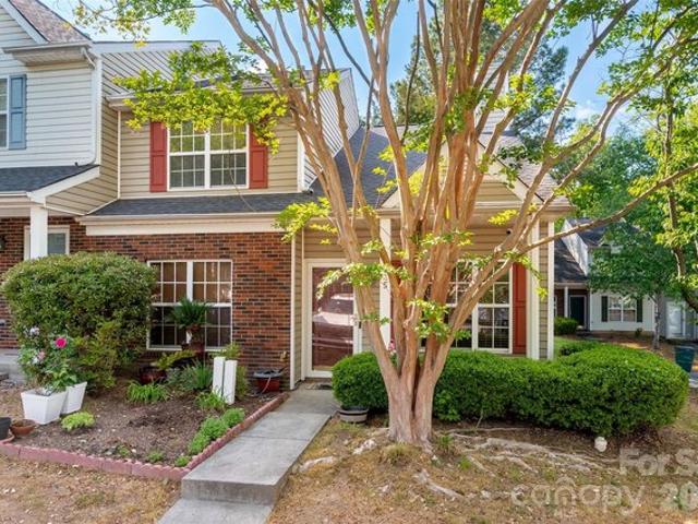 735 Mountainwater Dr, Charlotte, NC 28262