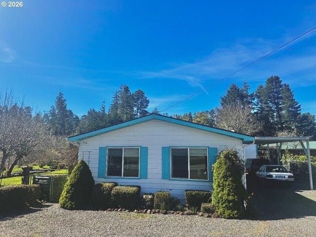 735 N 8th St, Lakeside, OR 97449