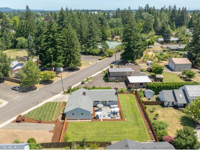 735 nw wallace rd