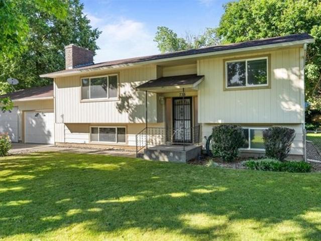 735 S 5th St, Dayton, WA 99328