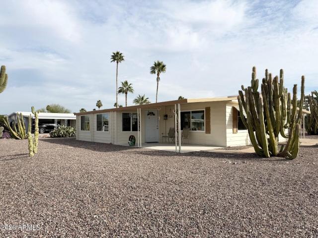 735 S Park View Cir, Mesa, AZ 85208 | MLS #6977 | Compass