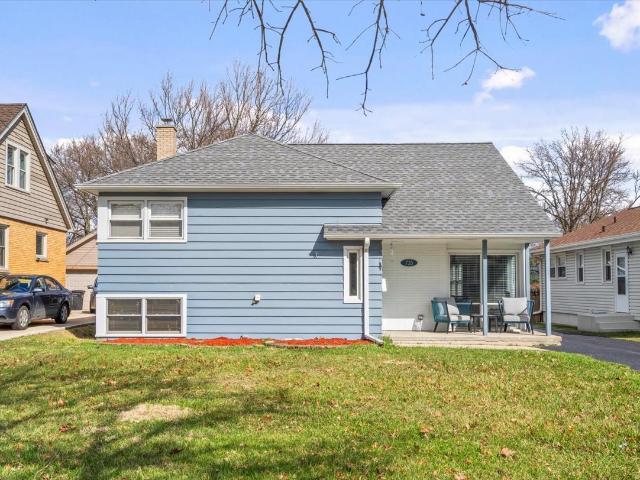 735 S Princeton Ave, Villa Park, IL 60181 | MLS #12605 | Compass