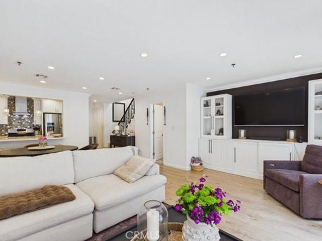 735 W California Ave Apt 102, Glendale, CA 91203