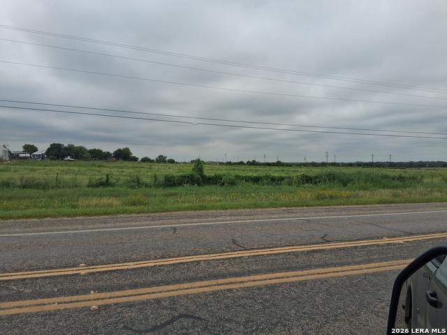 735 W Fm 476