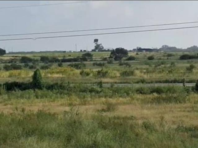 735 W FM 476, Poteet, TX 78065