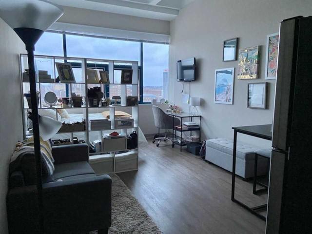 735 West by 3L Living Studio Apartment for Rent at 735 W Wisconsin Ave, Milwaukee, WI 53233 Kilbourn Town