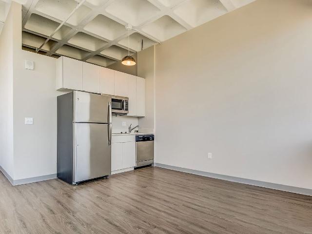 735 West by 3L Living Studio Apartment for Rent at 735 W Wisconsin Ave, Milwaukee, WI 53233 Kilbourn Town
