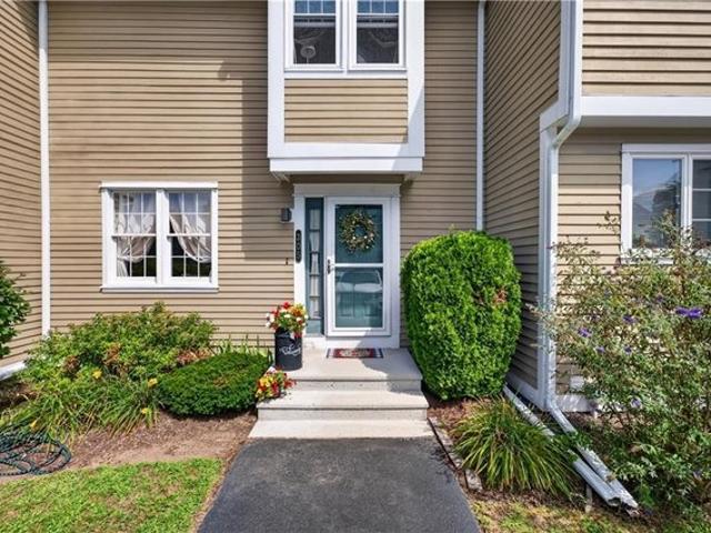 735 Willett Ave Unit 305, East Providence, RI 02915