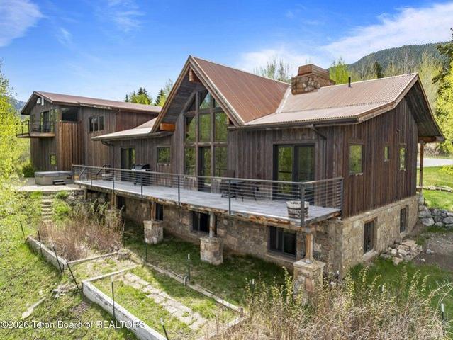 735 Upper Redmond Rd, Jackson, WY 83001