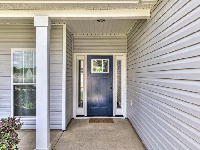 735 Viburnum Court SW