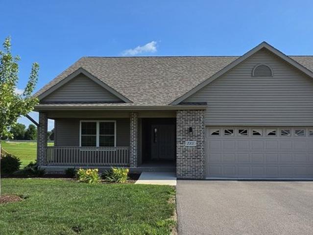 735 Yingling Dr, Dixon, IL 61021