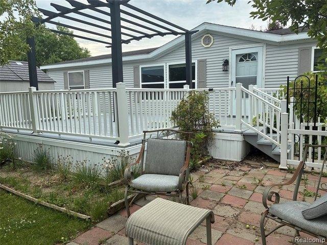 7364 Kings Ct, Pine River Township, MI 48801