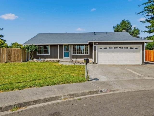 7365 Coral Ct, Rohnert Park, CA 94928
