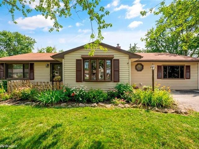 7366 Primrose Dr, Mentor On The Lake, OH 44060