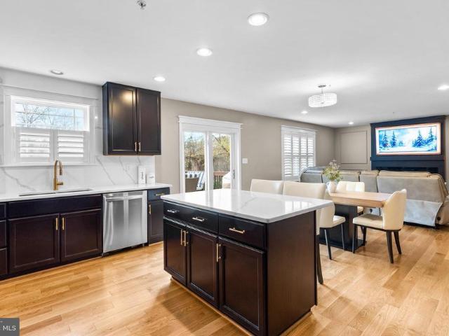 7368 Cedar Ave
