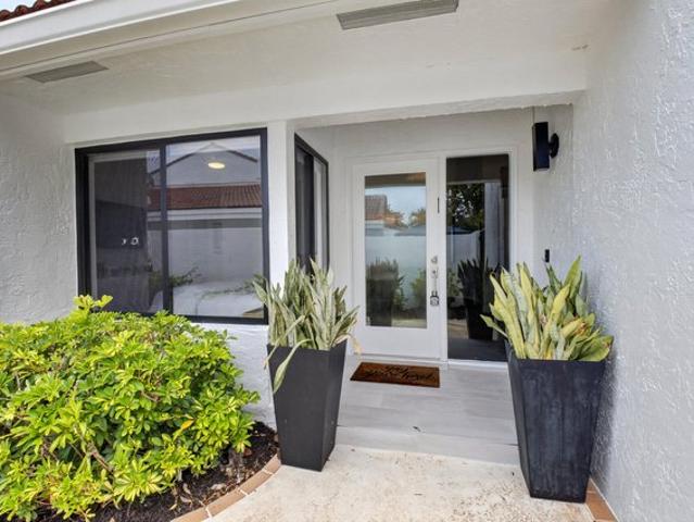 7368 Woodmont Ct, Boca Raton, FL 33434