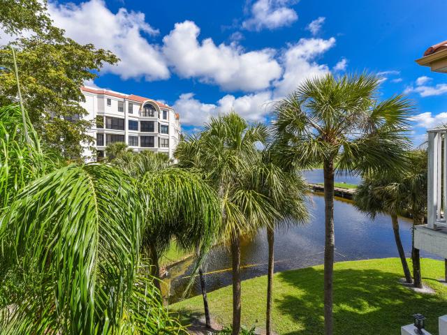 7369 Orangewood Ln, Unit 301, Boca Raton, FL 33433 | MLS #R11169