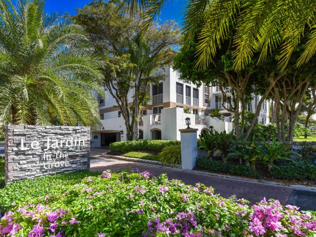 7369 Orangewood Ln, Unit 303, Boca Raton, FL 33433 | MLS #R11169 | Compass