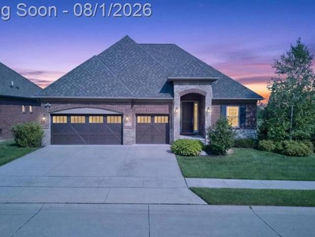 7360 Venturi Dr, Washington Township, MI 48094