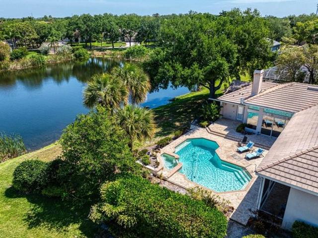 7361 Watersilk Dr N, Pinellas Park, FL 33782