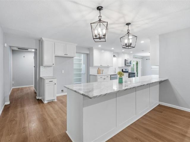 7362 Robinhood Lane