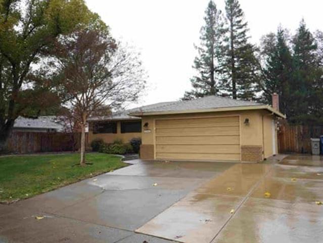 7363 Farm Dale Way 3/2 1573 sqft