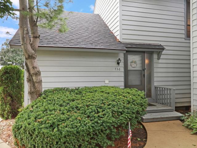 736 Glen Way