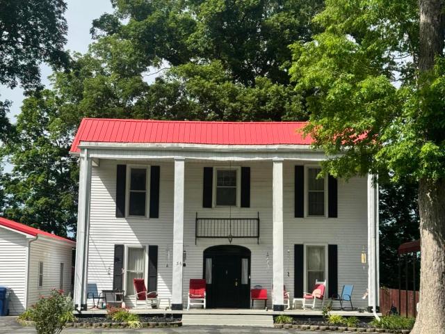 736 E Lakeshore Drive