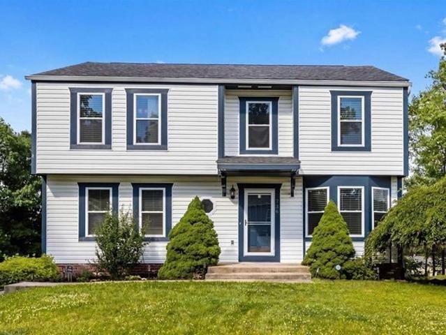 736 Kilbuck Dr, Cranberry Township, PA 16066