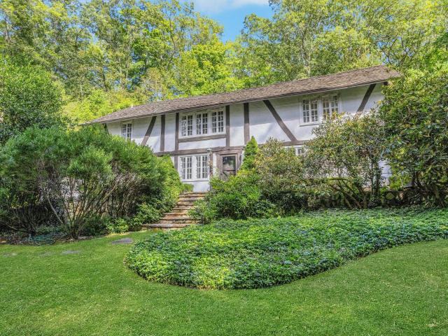 736 Old Stamford Rd, New Canaan, CT 06840 | MLS #24123 | Compass