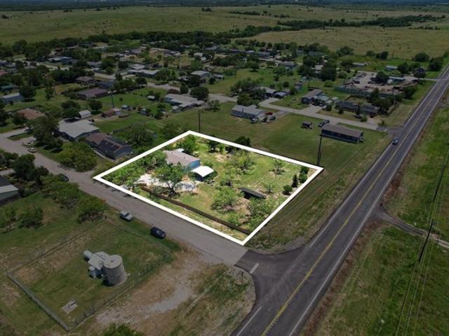 736 Little Joe Rd, Sanger, TX 76266