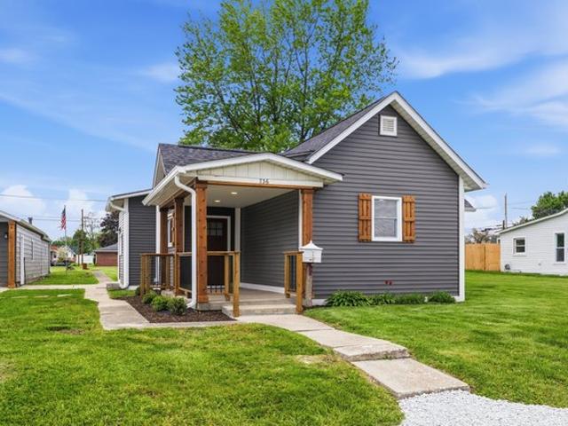 736 N 13th St, Elwood, IN 46036
