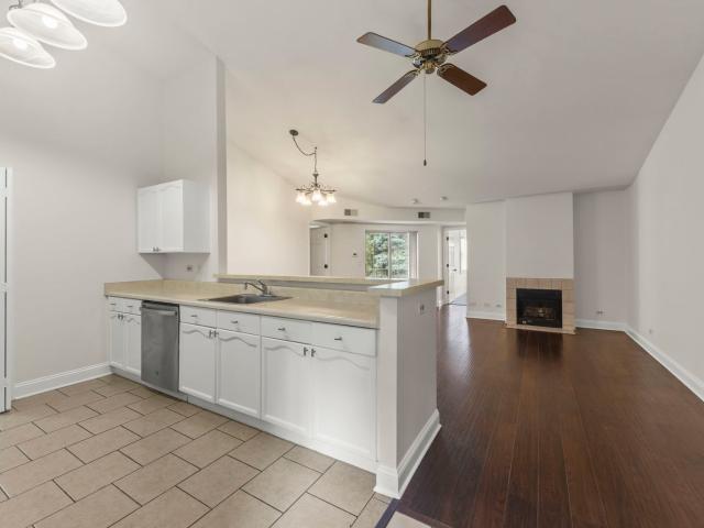 736 N Gary Avenue # 207