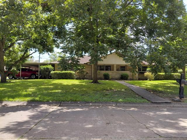 736 Northridge St, Angleton, TX 77515 | MLS #18304 | Compass