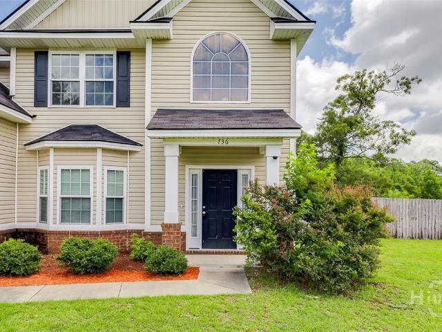 736 NE Mustang Lane
