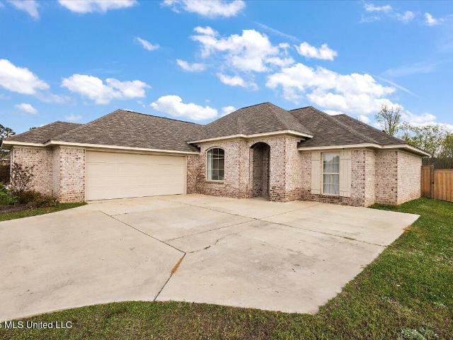 736 Sawgrass Lakes Drive